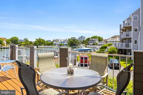 427 14th St #108M, Ocean City, MD 21842 | 77 Photos - Movoto
