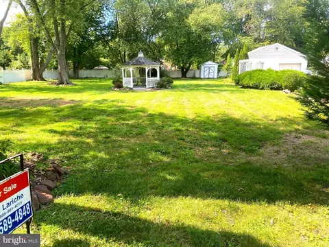 15 13 Beaver, Mount Laurel, NJ 08054 | 32 Photos - Movoto