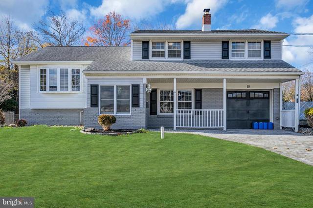 15 Evergreen Ln, Burlington, NJ 08016 | 66 Photos - Movoto