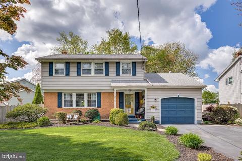 218 Lamp Post Ln, Cherry Hill, NJ 08003 | 31 Photos | MLS #NJCD2046368 ...