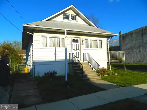 324 Elm Ave, Oaklyn, NJ 08107 | MLS# NJCD2090560 | 4 Photos - Movoto