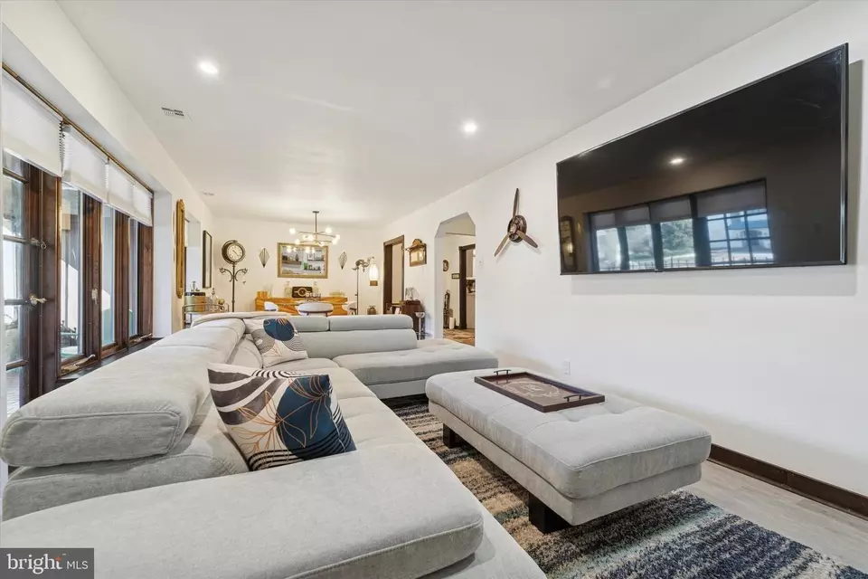112 Centura, Cherry Hill, NJ 08002 | MLS# NJCD2106726 | 24 Photos - Movoto