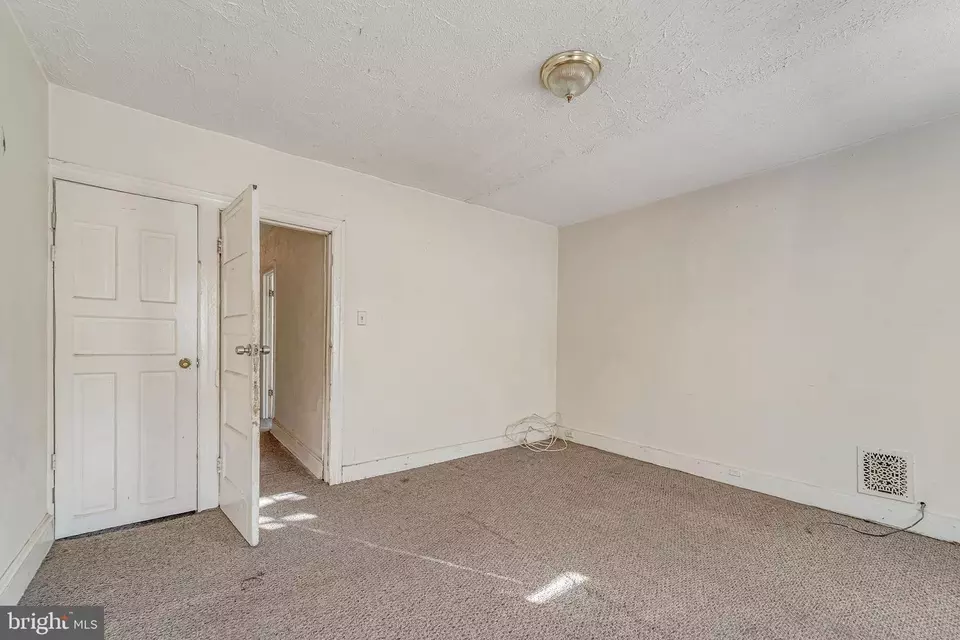 112 N 23rd St, Camden, NJ 08105 | MLS# NJCD2110510 | 23 Photos - Movoto