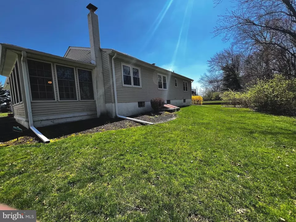 38 Colleen Cir, Trenton, NJ 08638 | 19 Photos - Movoto