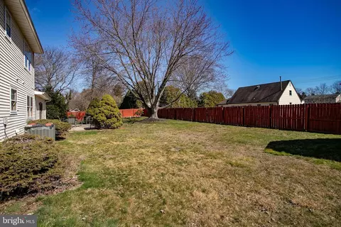 13 Valerie Ln, Hamilton, NJ 08690 | 38 Photos - Movoto