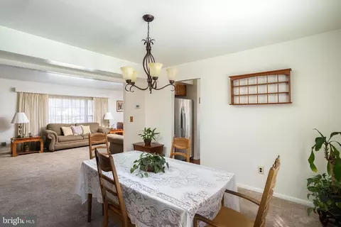 13 Valerie Ln, Hamilton, NJ 08690 | 38 Photos - Movoto