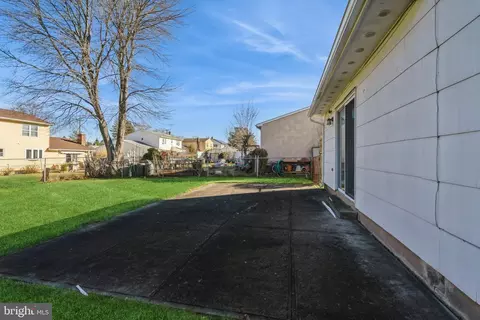 68 Colleen Cir, Ewing, NJ 08638 | MLS# NJME2052550 | 8 Photos - Movoto