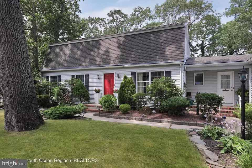 620 Springfield Ave, Pine Beach, NJ 08741 | 40 Photos - Movoto