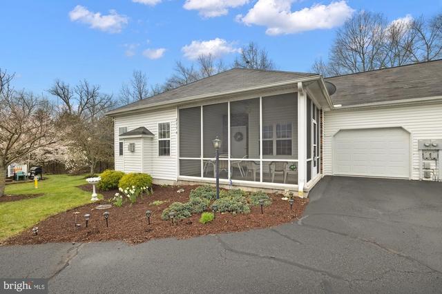 2774 Meadow Dr, Gettysburg, PA 17325 | 39 Photos - Movoto