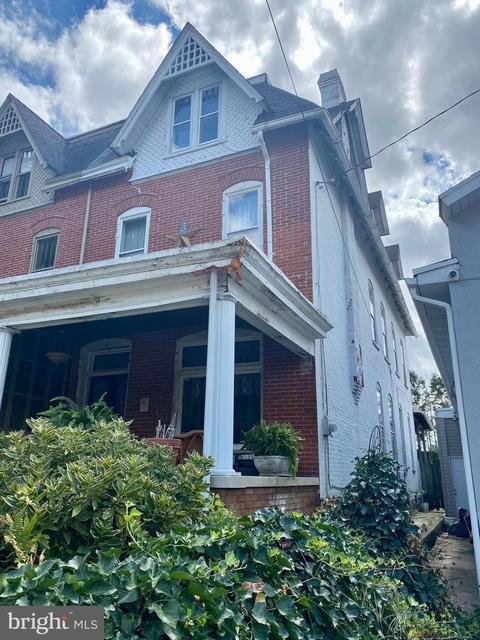 222 Douglass St, Reading, PA 19601 | 11 Photos | MLS #PABK2021194 - Movoto