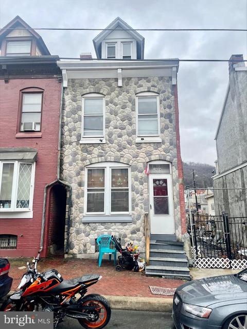 1424 Muhlenberg St, Reading, PA 19602 | 3 Photos | MLS #PABK2025772 ...