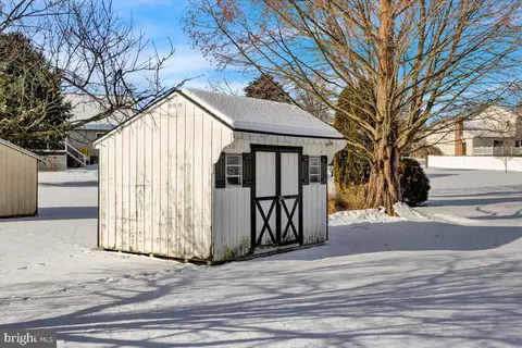 409 Leesport Ave, Leesport, PA 19533 | 28 Photos - Movoto