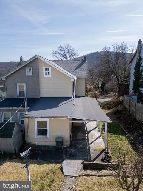 17 Dewey St, Mohnton, PA 19540 | 27 Photos - Movoto