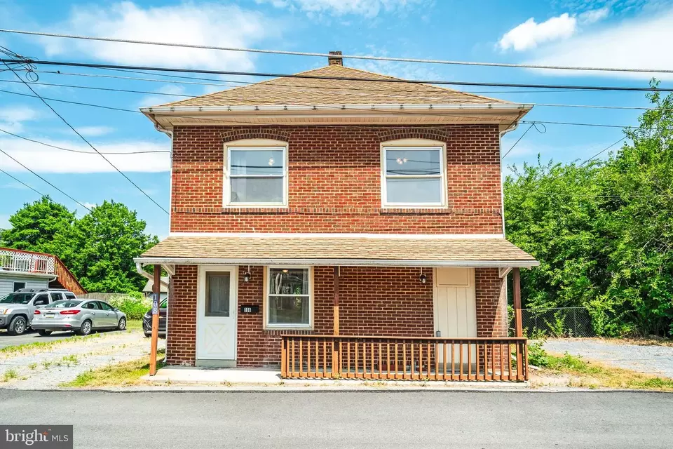 108 E Washington St, Fleetwood, PA 19522 | 36 Photos - Movoto