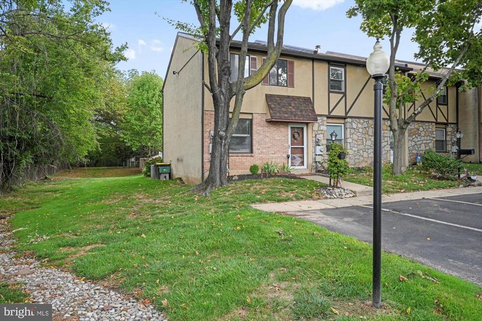 1000 Jacksonville Rd #40, Warminster, PA 18974 | 17 Photos | MLS # ...