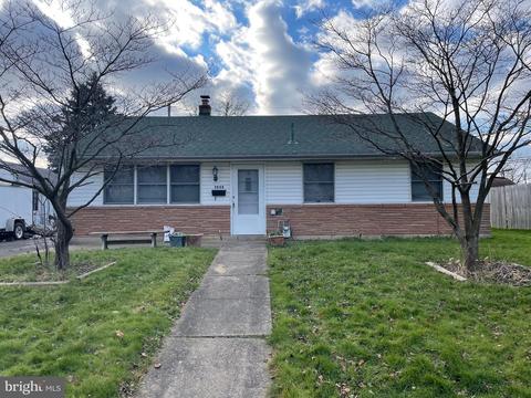 3808 Meridian Dr, Bensalem, PA 19020 | 15 Photos | MLS #PABU2041078 ...