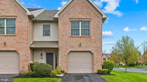 196 Melbourne Ln Mechanicsburg Pa 17055 19 Photos Movoto