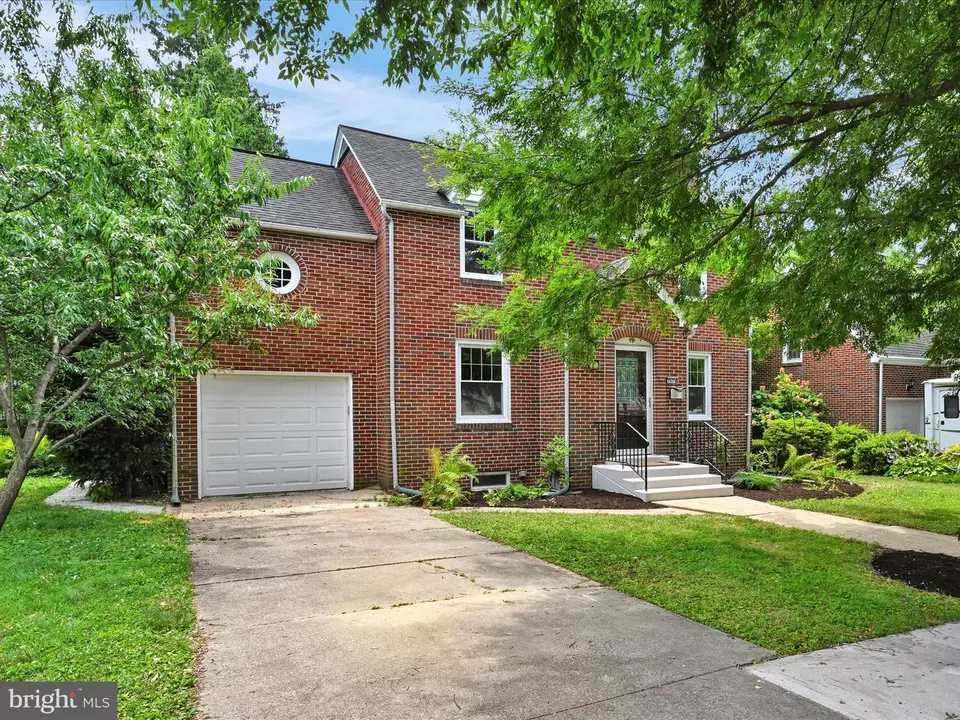 2929 Beverly Rd, Camp Hill, PA 17011 | 33 Photos - Movoto