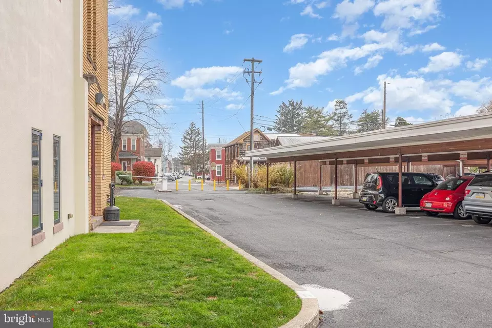 133 W Locust St #107, Mechanicsburg, PA 17055 | MLS# PACB2048810 | 44 ...