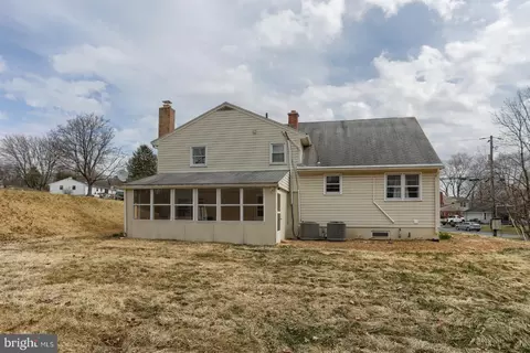 204 S Fairville Ave, Harrisburg, PA 17112 | 48 Photos - Movoto