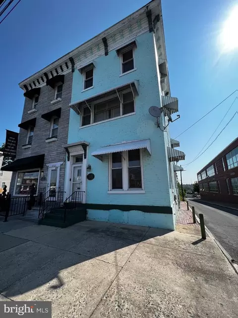 Harrisburg, PA Real Estate & Homes with 4+ Beds For Sale - Movoto