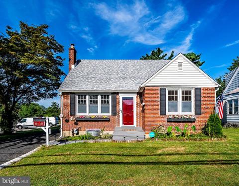 1009 Morton Ave, Folsom, PA 19033 | 32 Photos | MLS #PADE2033940 - Movoto