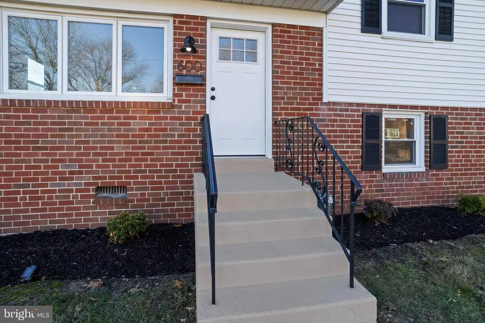 600 Tasker St, Ridley Park, PA 19078 | 32 Photos - Movoto