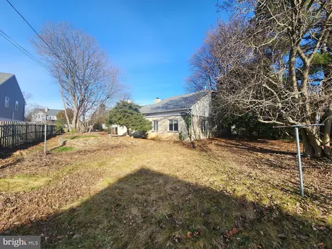 2210 Sproul Rd, Broomall, PA 19008 | 28 Photos - Movoto