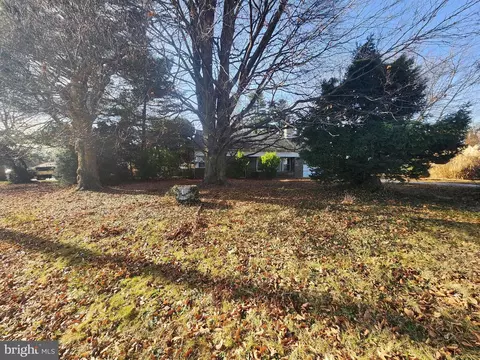 2210 Sproul Rd, Broomall, PA 19008 | 28 Photos - Movoto