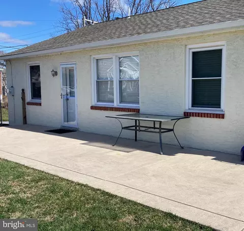 3914 Chichester Ave, Boothwyn, PA 19061 | 8 Photos - Movoto
