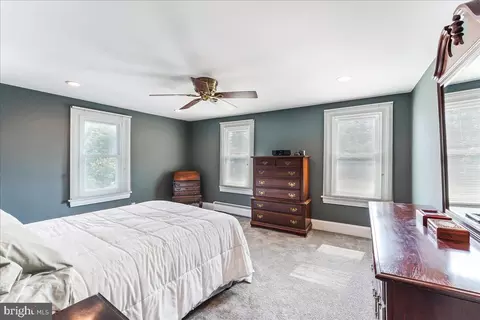 48 S Sproul Rd, Broomall, PA 19008 | 26 Photos - Movoto