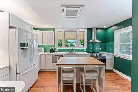 48 S Sproul Rd, Broomall, PA 19008 | 26 Photos - Movoto