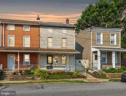 26 Marple Ave, Clifton Heights, PA 19018 | 15 Photos - Movoto