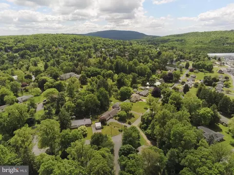 15566 Orchard Ave, Blue Ridge Summit, PA 17214 | 21 Photos - Movoto