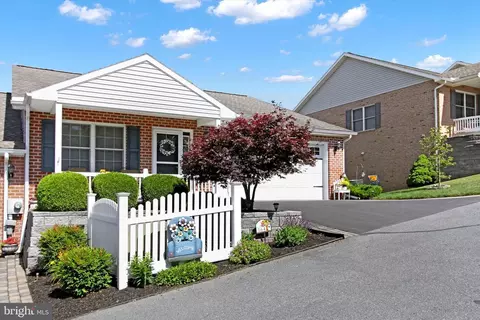 164 Bradford Spring Ct, Waynesboro, PA 17268 | 28 Photos - Movoto