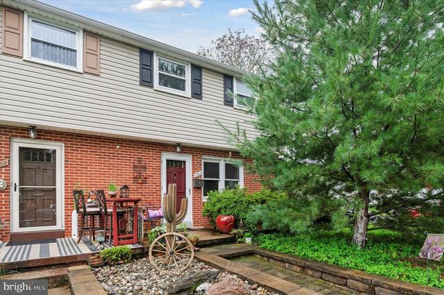 1360 Calvert Ln, Lancaster, PA 17603 | 33 Photos - Movoto