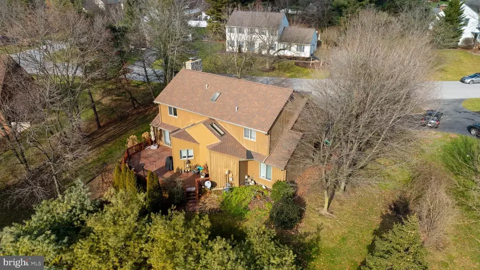 4 Countryside Ln, Lititz, PA 17543 | 19 Photos - Movoto