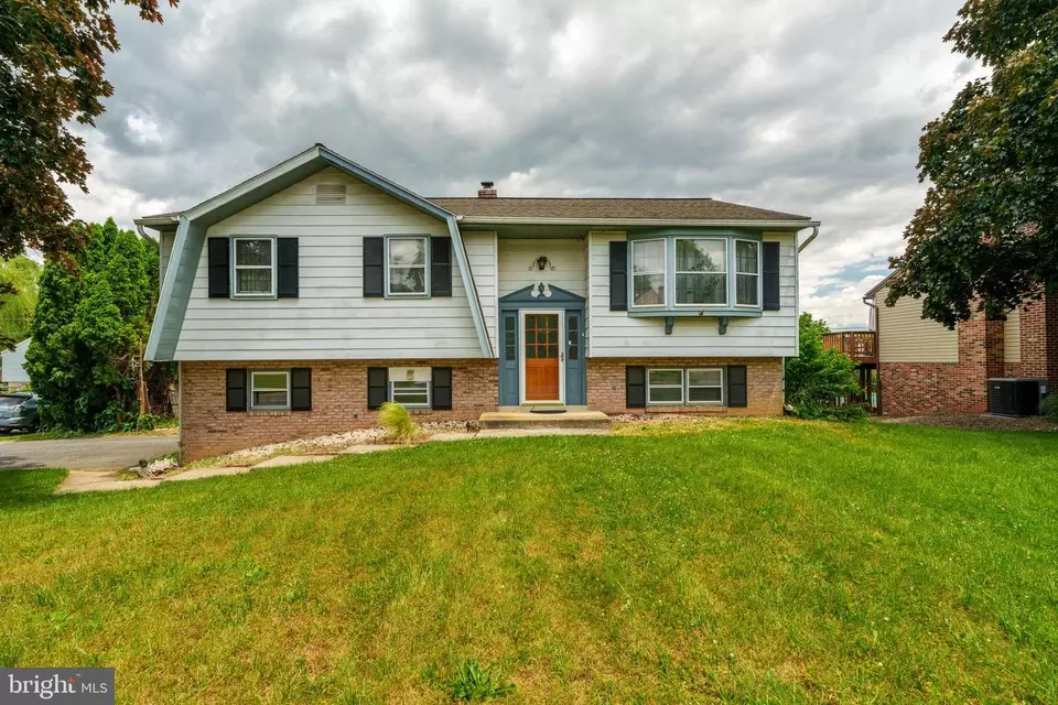 2145 Georgetown Dr, Lancaster, PA 17601 | 35 Photos - Movoto