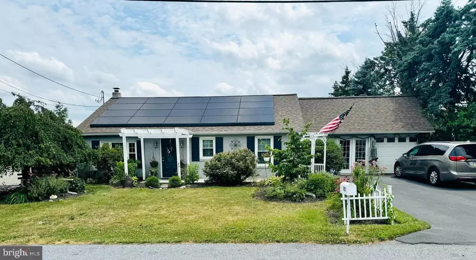 712 School Ln, New Holland, PA 17557 - Movoto