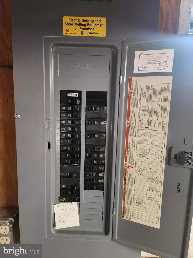 1930 Manor Ridge Dr, Lancaster, PA 17603 | MLS# PALA2072500 | 17 Photos ...