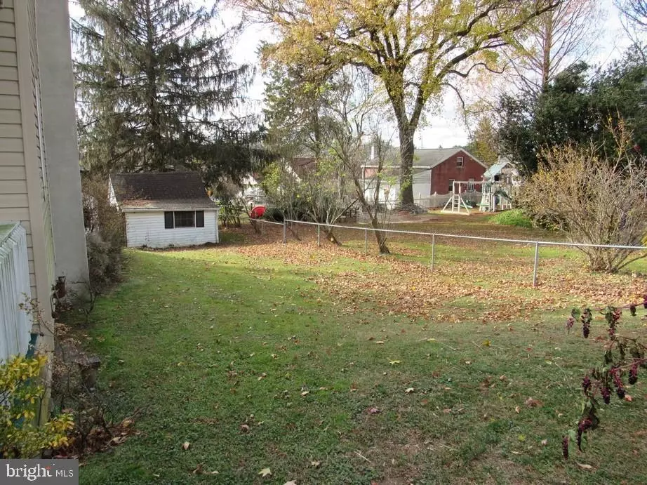 8 Fairview Ave, Bausman, PA 17504 | MLS# PALA2082316 | 17 Photos - Movoto