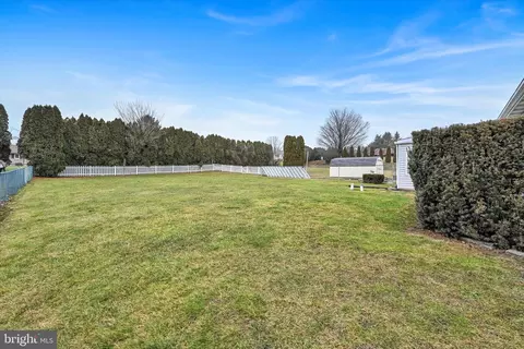 625 Blue Mountain Rd, Fredericksburg, PA 17026 | 35 Photos - Movoto