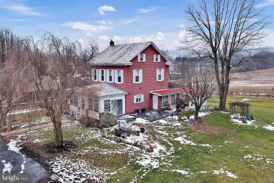 7 May Ln, Fredericksburg, PA 17026 | 45 Photos - Movoto