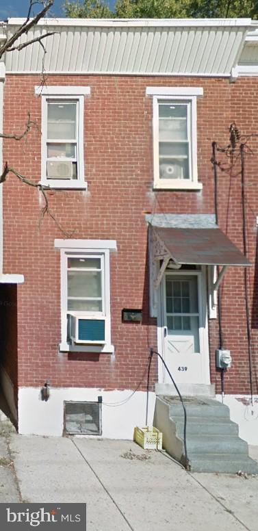 439 Laurel St, Pottstown, PA 19464 | 25 Photos | MLS #PAMC2060380 - Movoto