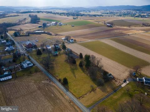114 Henry Rd, Barto, PA 19504 | 36 Photos | MLS #PAMC2064406 - Movoto