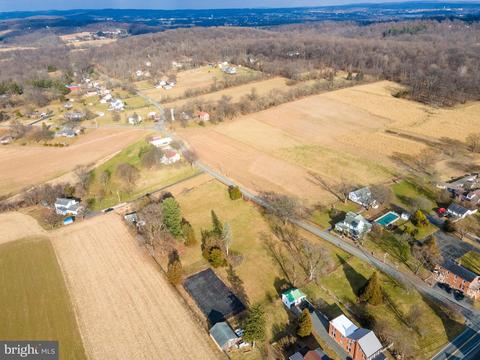 114 Henry Rd, Barto, PA 19504 | 36 Photos | MLS #PAMC2064406 - Movoto