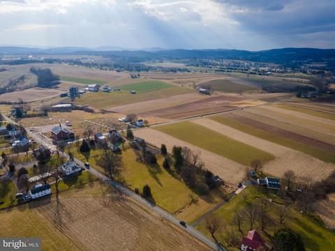 114 Henry Rd, Barto, PA 19504 | 36 Photos | MLS #PAMC2064406 - Movoto