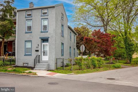331 E Basin St, Norristown, PA 19401 | 32 Photos - Movoto