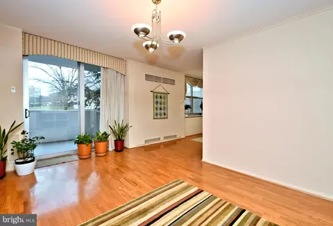 7301 Coventry Ave #302, Elkins Park, PA 19027 | 44 Photos - Movoto