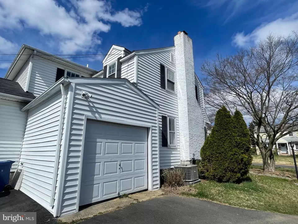 2136 Rush Rd, Abington, PA 19001 | 35 Photos - Movoto